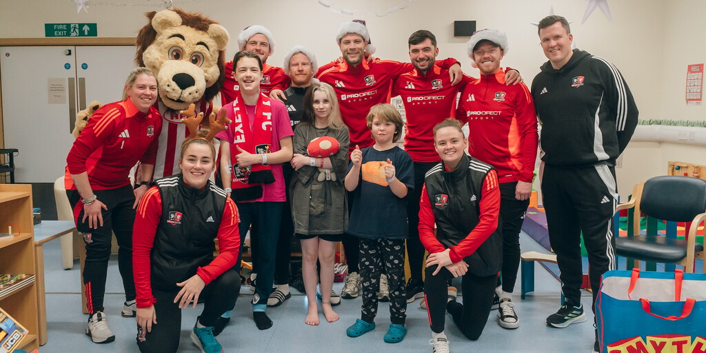 City family head to Bramble Ward to spread festive cheer | Exeter City F.C.